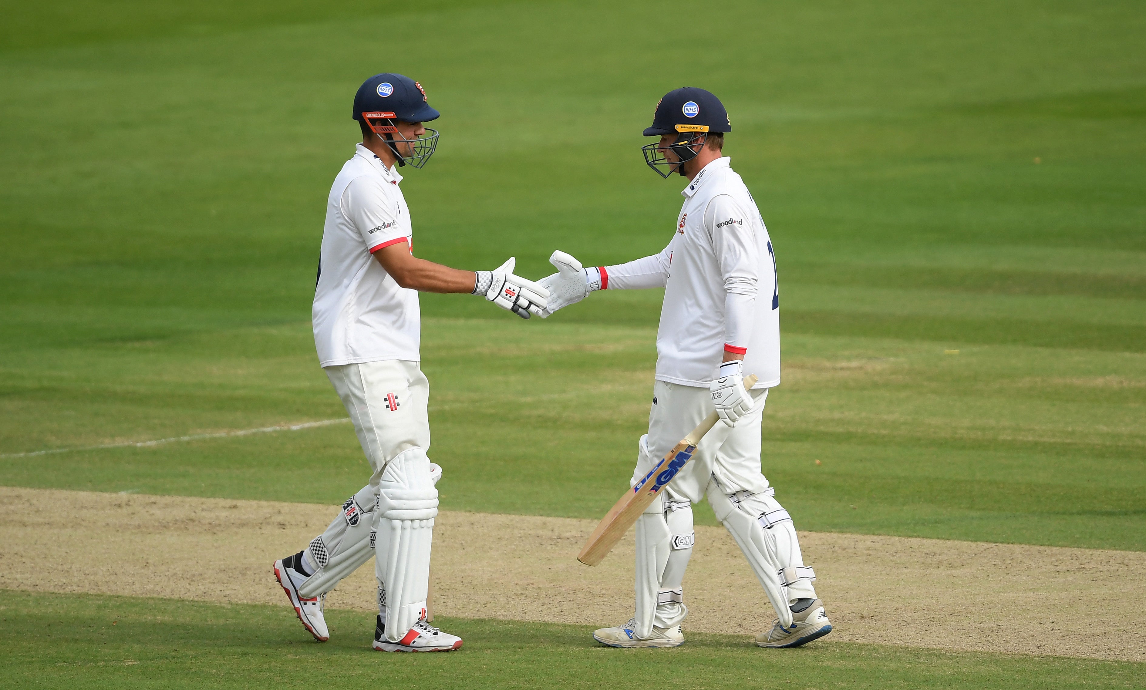 Somerset vs Essex: Intrigue remains with sun yet to set on Alastair ...