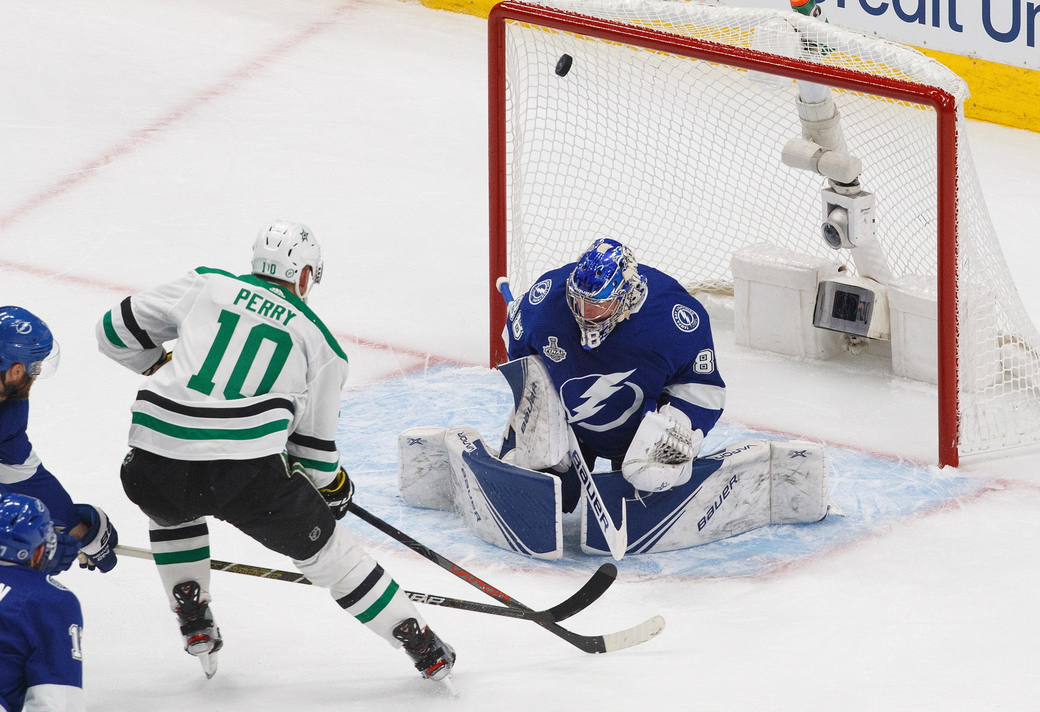 Perry gives Stars 1-0 lead after 1 in Game 5 of Cup Final lead stars ...