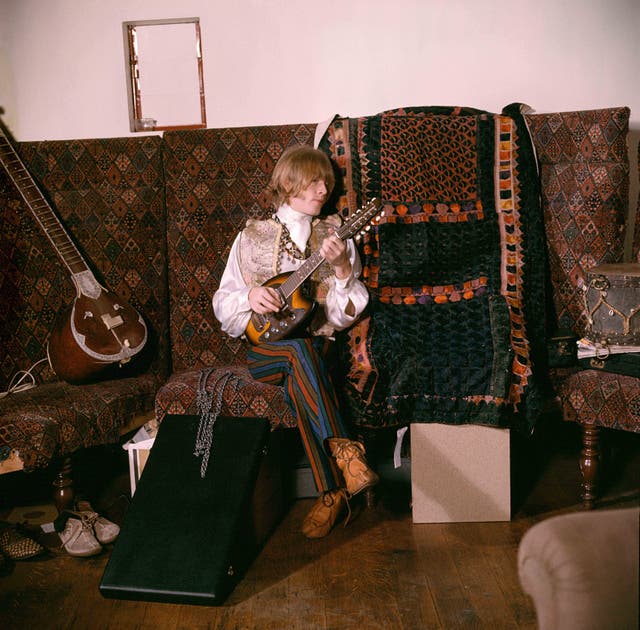 Gathering moss: Rediscovered photos show the Rolling Stones’ domestic ...