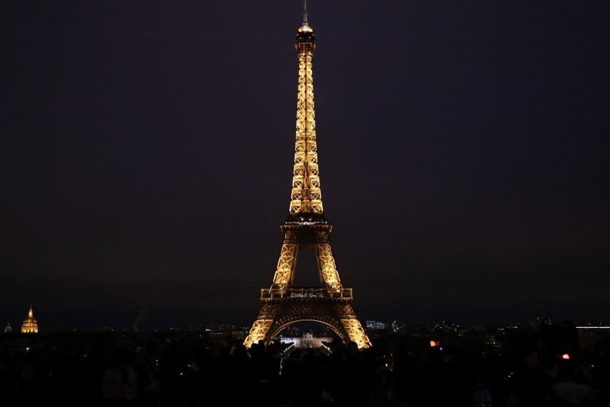 Paris stabbing attack by Eiffel Tower prompts Islamophobic claims | The ...