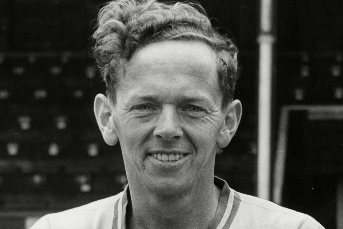 Gordon Astall: Forward who terrorised defences for Plymouth Argyle and ...
