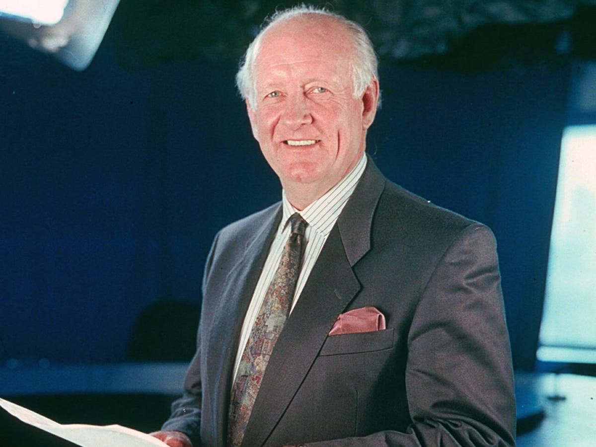 Frank Bough: BBC TV presenter dies aged 87 | The Independent
