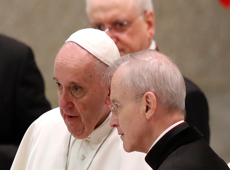Maskless pope blames ‘this lady called Covid’ for distance from ...