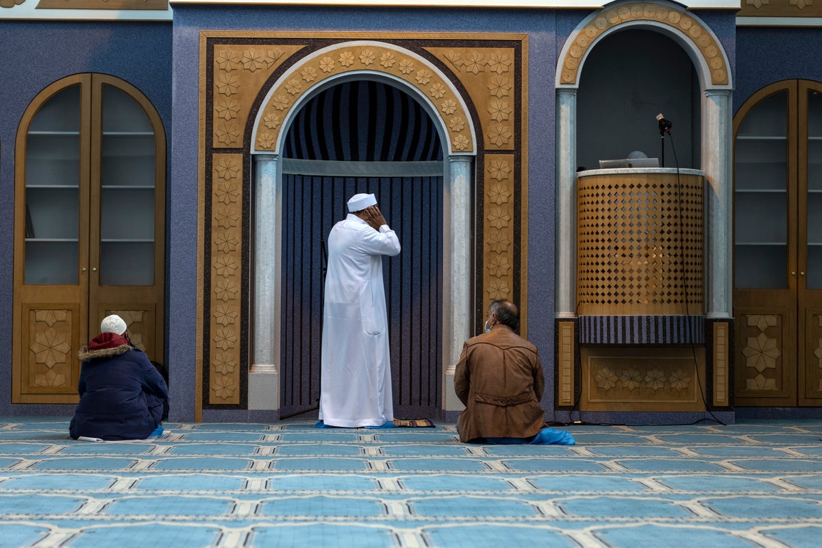 Friday prayers held in newly opened Athens mosque Athens prayers ...