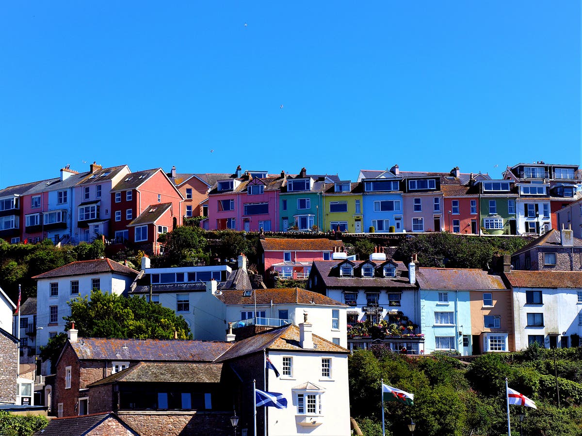 Covid hotspot linked to Exeter Chiefs rugby fans celebrating title win ...
