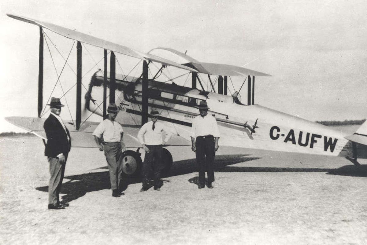 Qantas at 100: The key moments and dates | The Independent