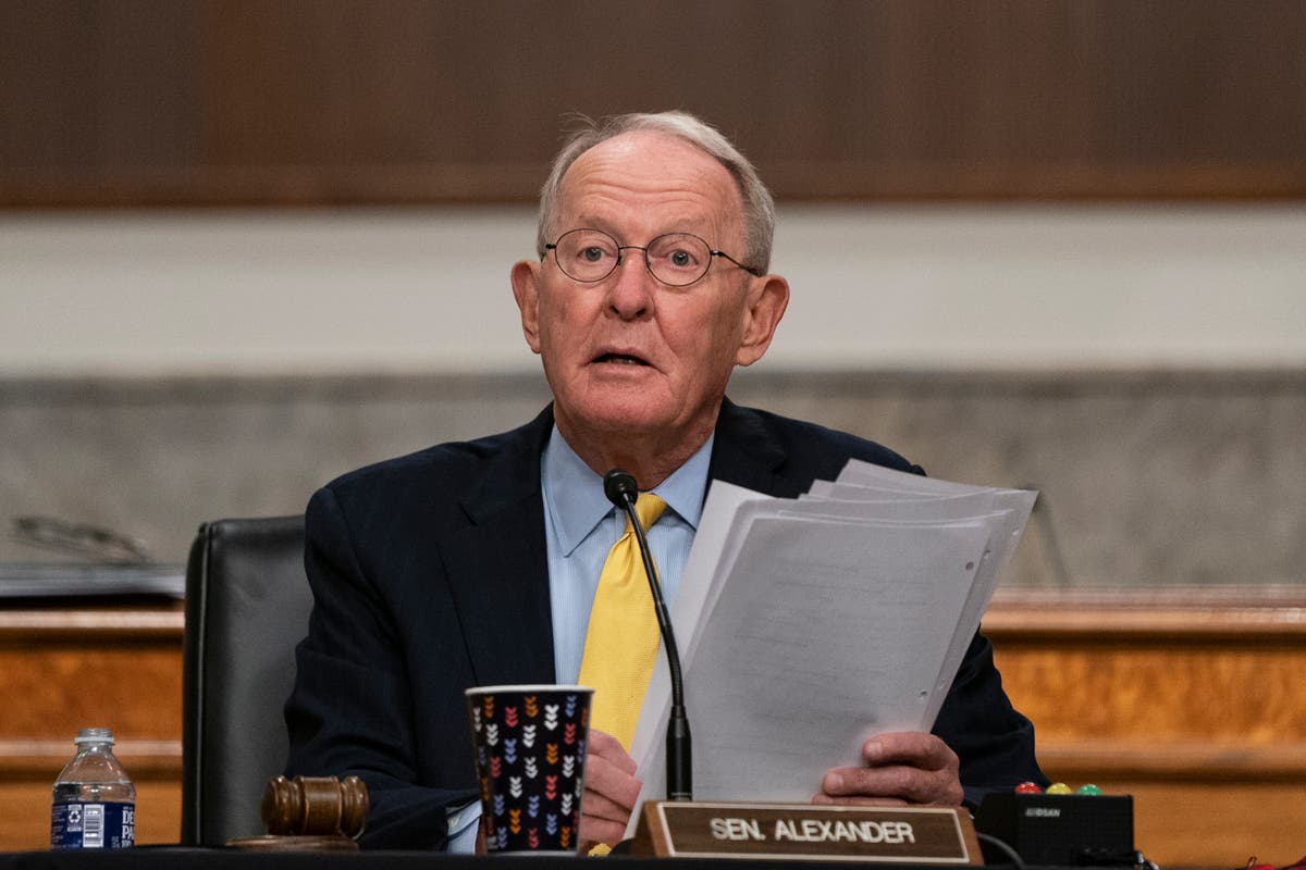Senior Republican Senator Lamar Alexander urges Trump to begin Biden ...
