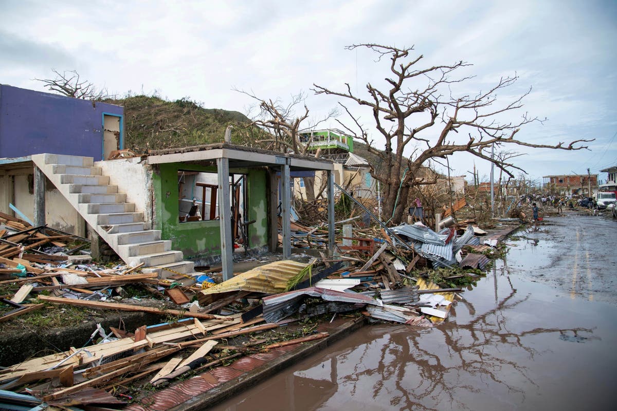 Huracán lota y lluvias dejan 61.000 damnificados en Colombia ...