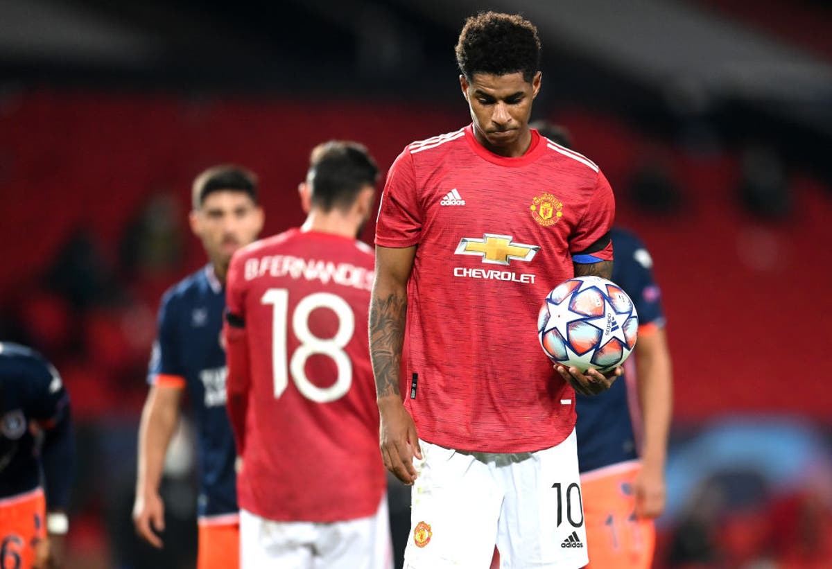 Bruno Fernandes handed Manchester United penalty to Marcus Rashford to ...