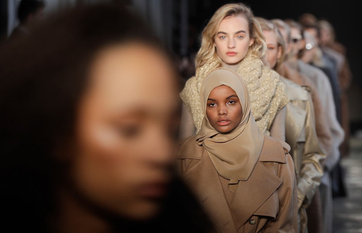 Hijab-wearing Somali-US model takes step back from industry Model ...