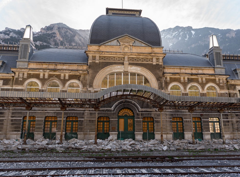 Journey through history: Train station where Jews escaped Germany and ...