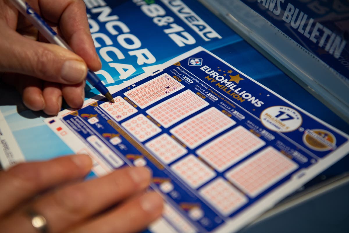 UK ticket-holder enters New Year with £39m EuroMillions jackpot win ...