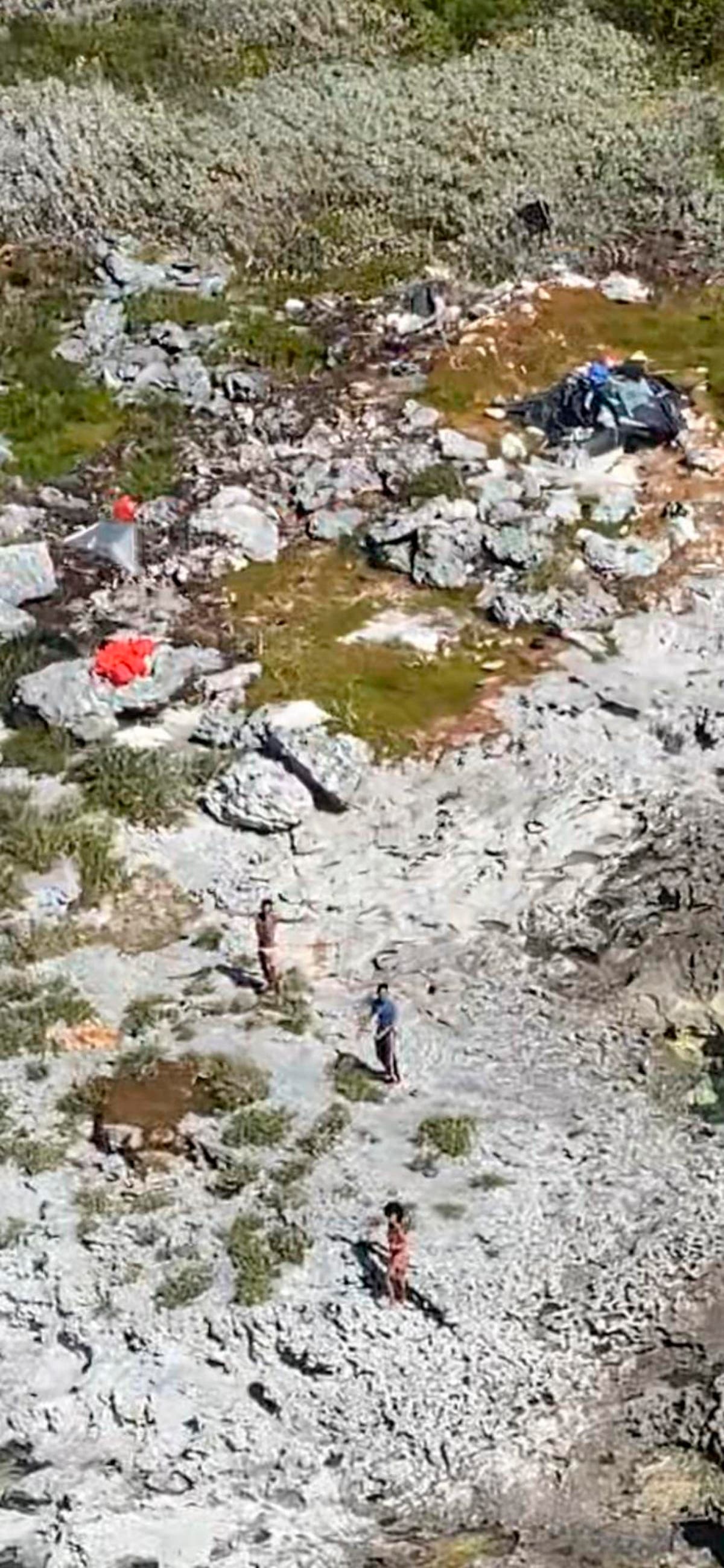 Coast Guard rescues 3 Cubans stranded on island for 33 days island Men ...