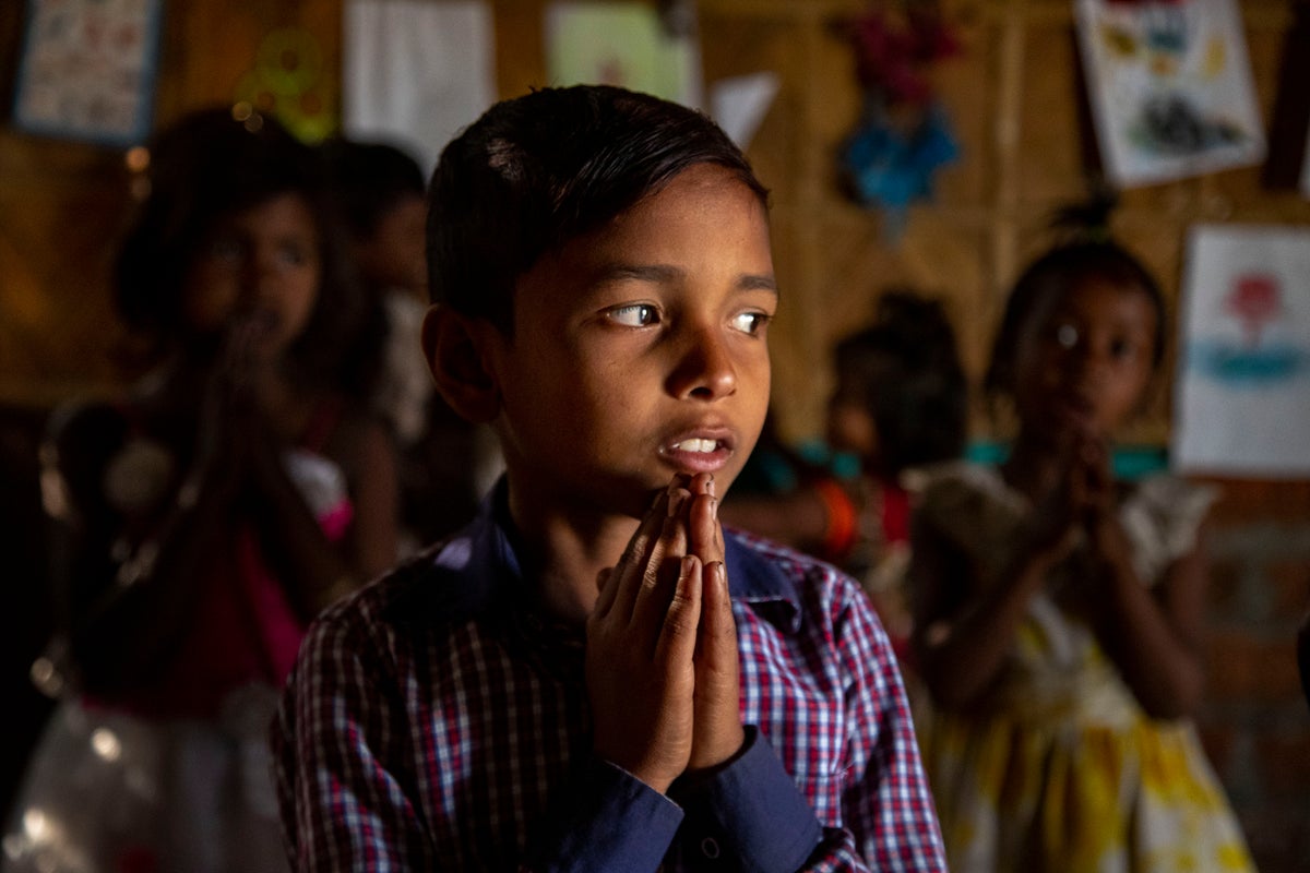 AP PHOTOS: A day in the life of an Indian child scavenger Life ...