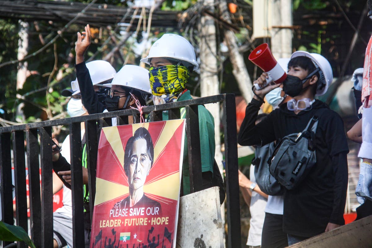 Myanmar protesters return to streets as crackdown continues Protesters ...