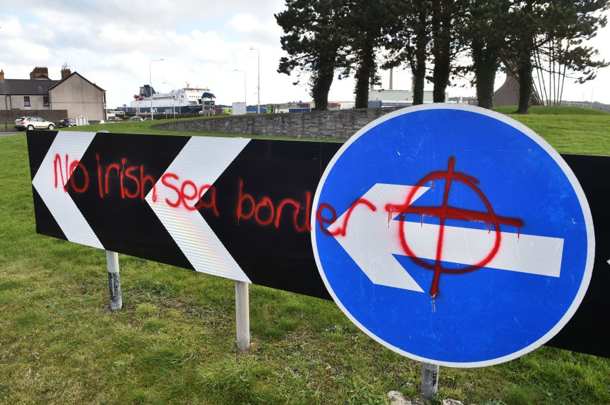 Loyalist paramilitaries remove support for Northern Ireland’s historic ...