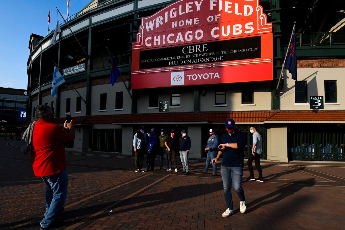Cubs, Sox to let some fans into stands as COVID numbers fall Milwaukee ...