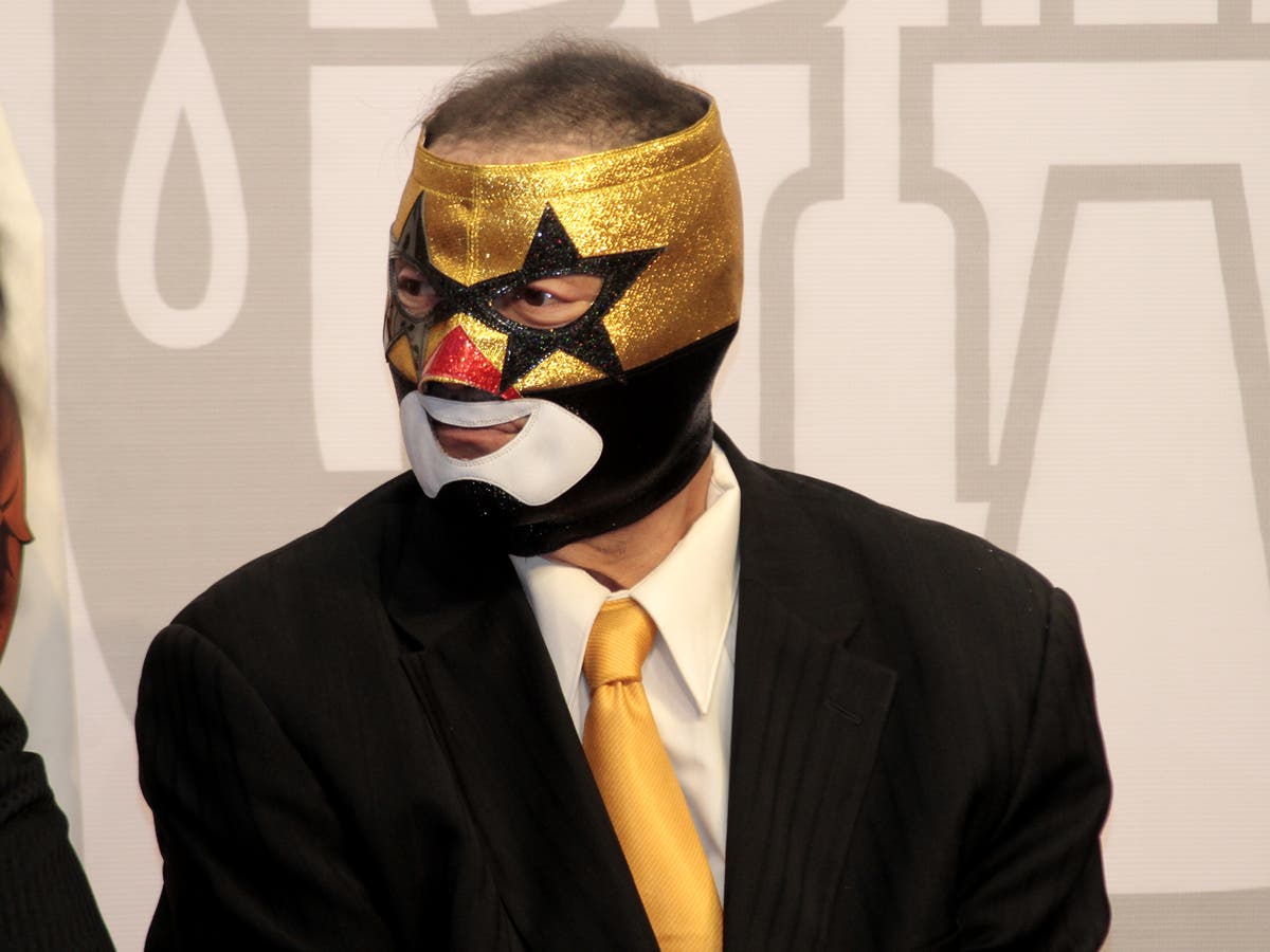 Conoce a Súper Muñeco, el luchador inspirado en Cepillín | Independent ...