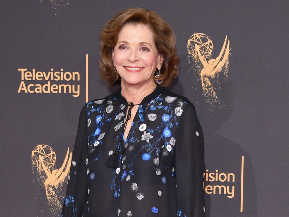 Jessica Walter: Tony Hale leads tributes after Arrested Development ...