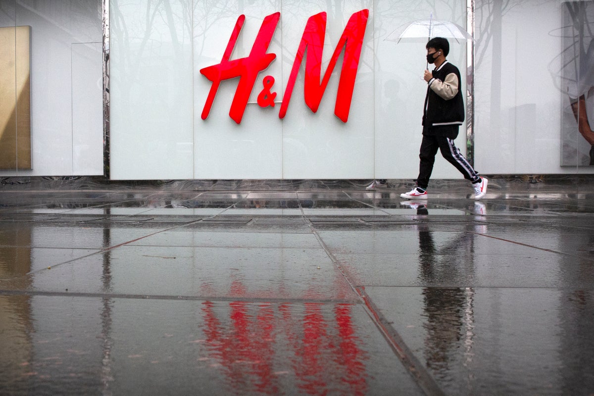 China says H&M changed online map after criticism Communist Party Youth ...