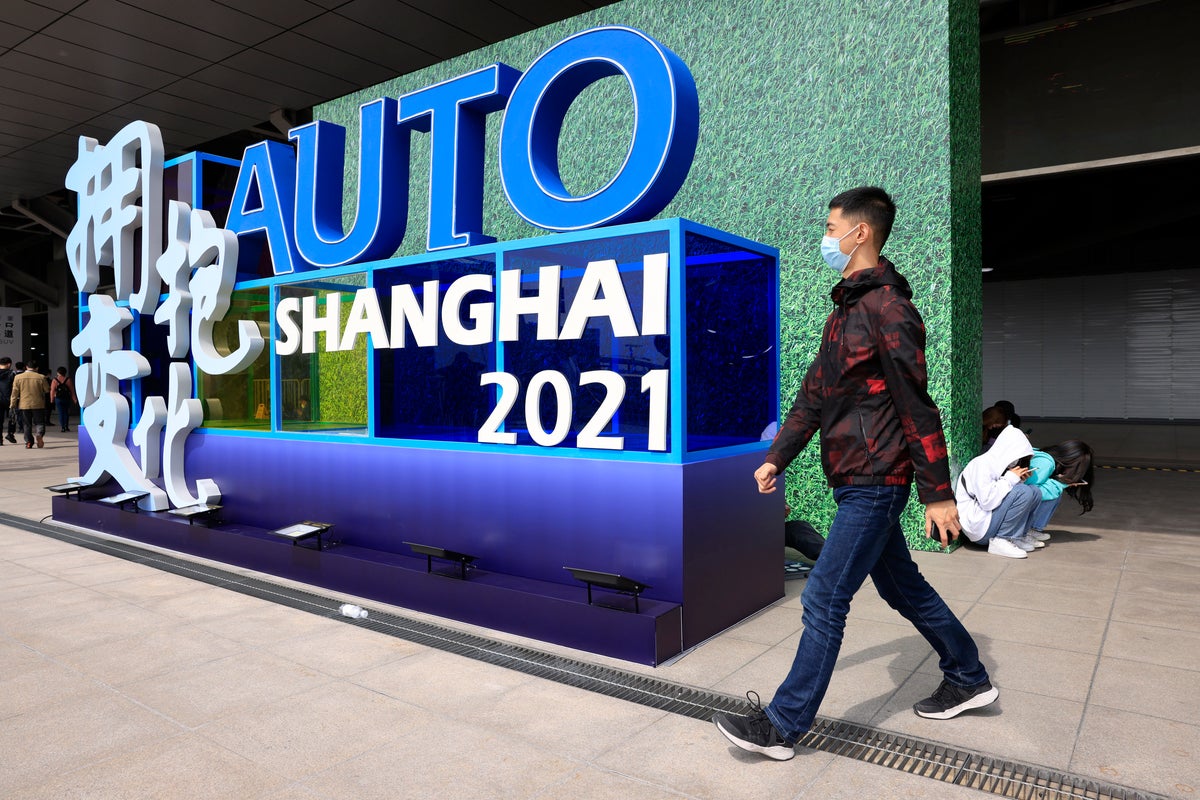 VW, Ford unveil SUVs at China auto show under virus controls China ...