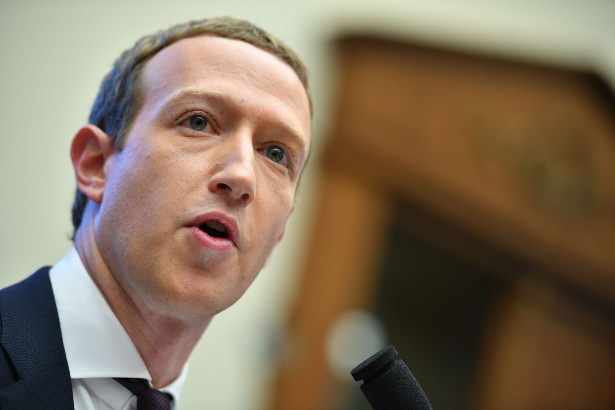 Mark Zuckerberg reveals story behind bizarre sunscreen photos | The ...