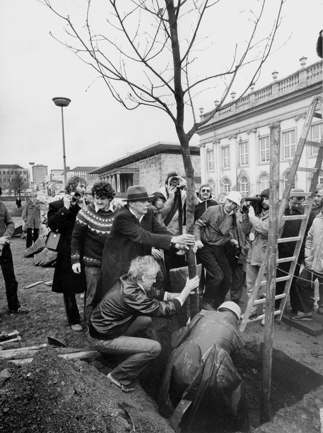 Joseph Beuys: The man who planted 7,000 trees oak trees in Germany ...
