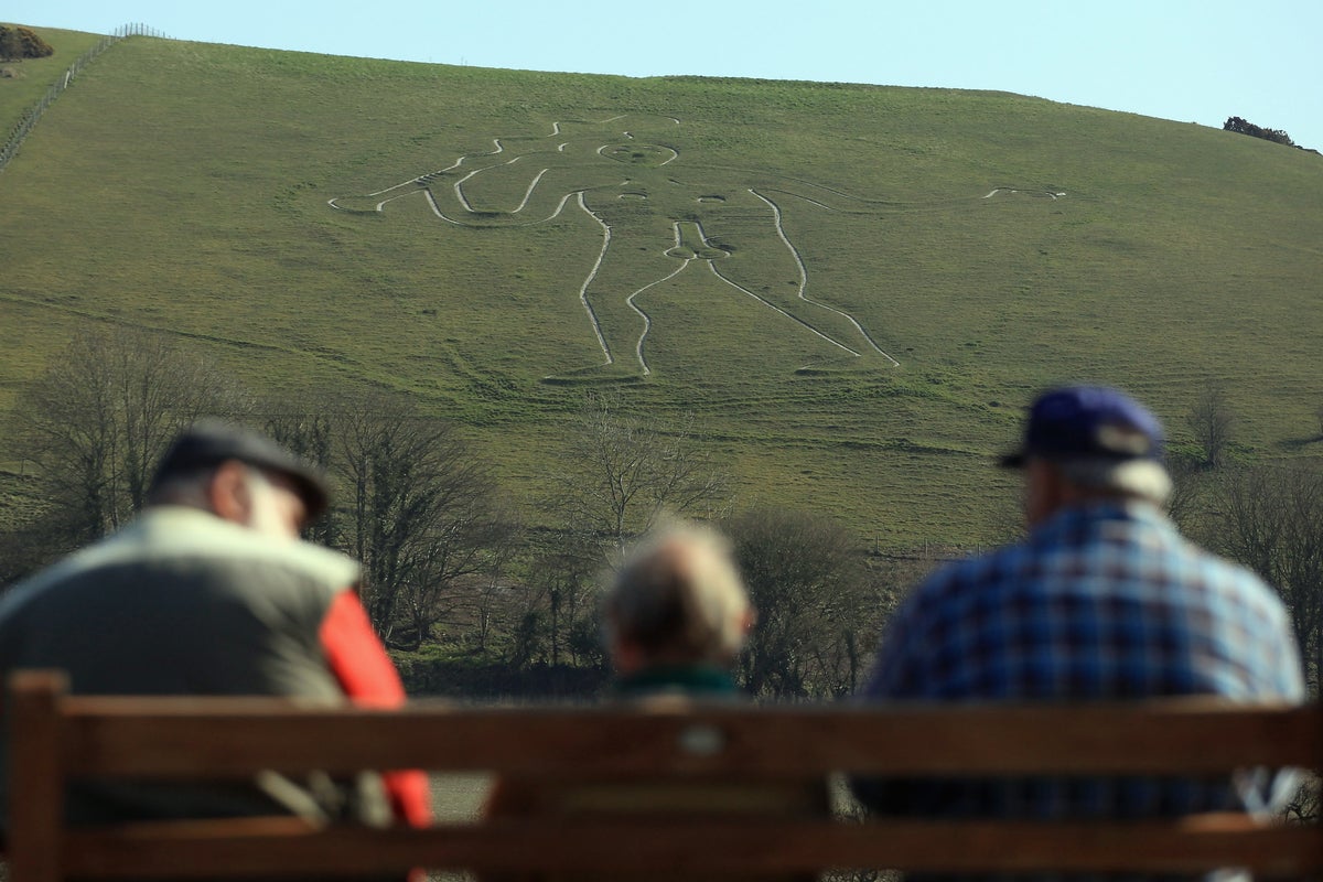 Supporters worldwide help secure land around Dorset’s iconic giant