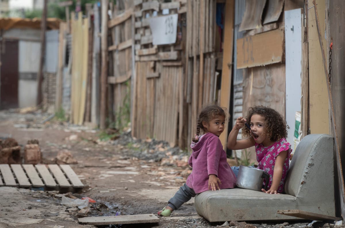 Withdrawal of pandemic welfare fuels poverty in Brazil Latin American ...