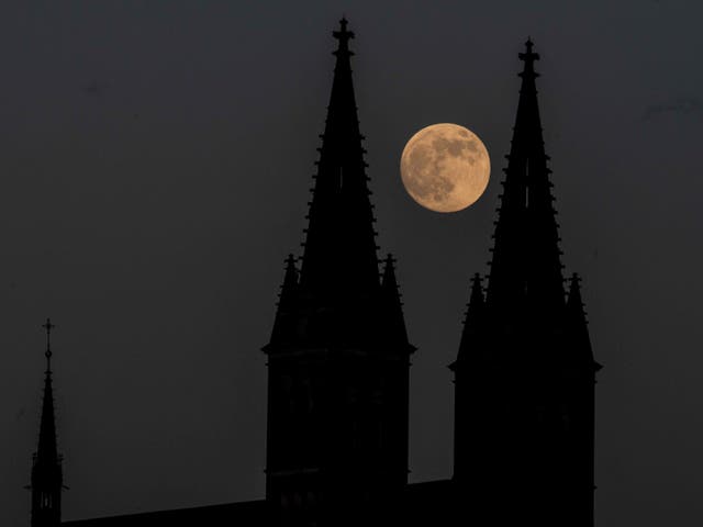 Supermoon in pictures: The most spectacular shots of the ‘Super Flower ...