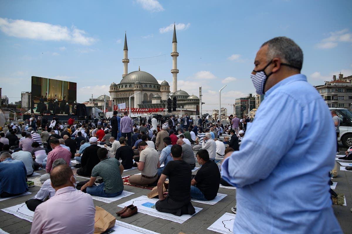 Erdogan inaugurates landmark mosque on main Istanbul square Istanbul ...