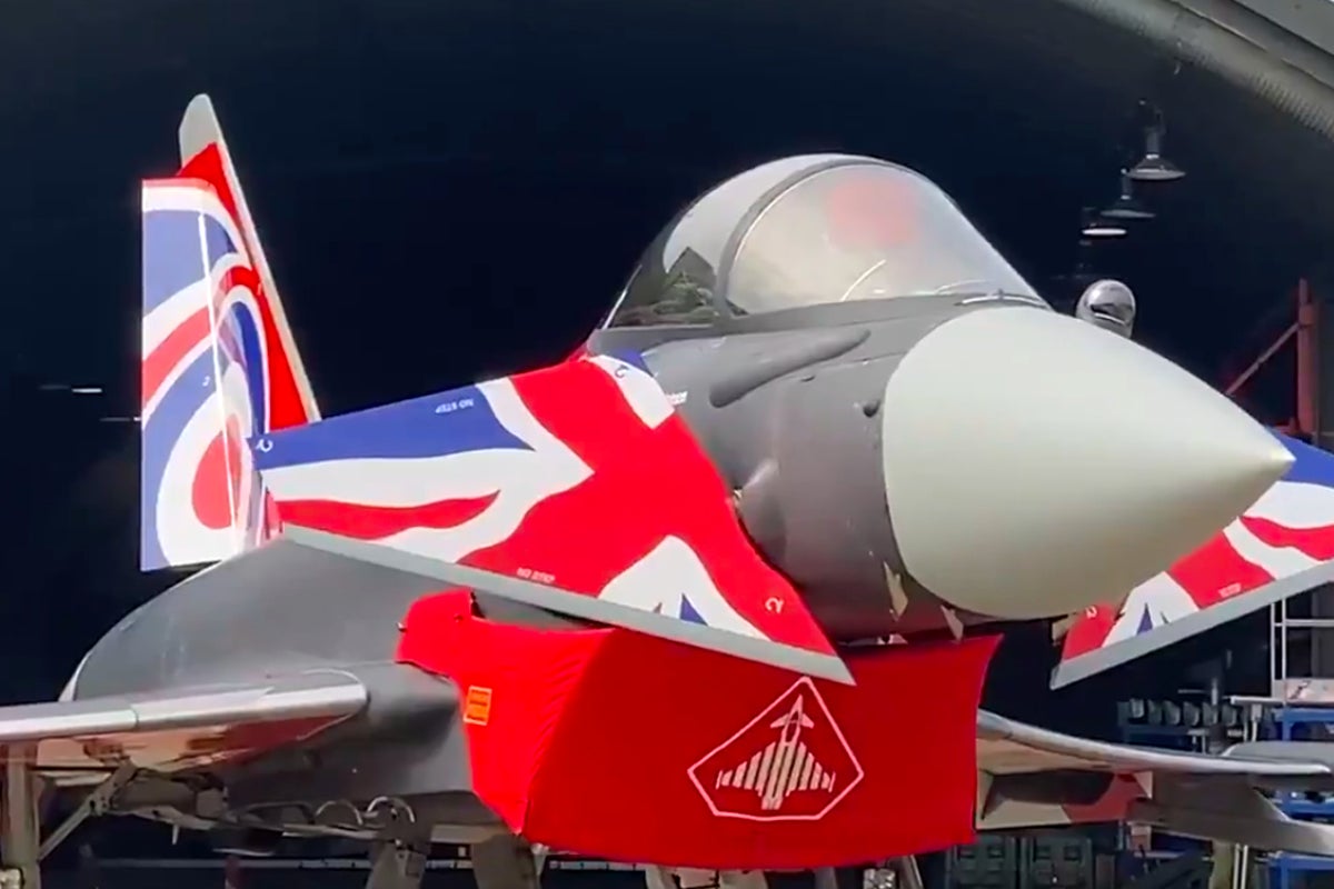 Royal Air Force unveils new Union Jack colour scheme for display ...