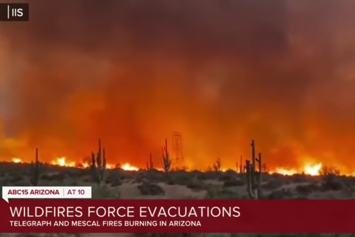 Shocking images emerge of wildfire torching Arizona | The Independent