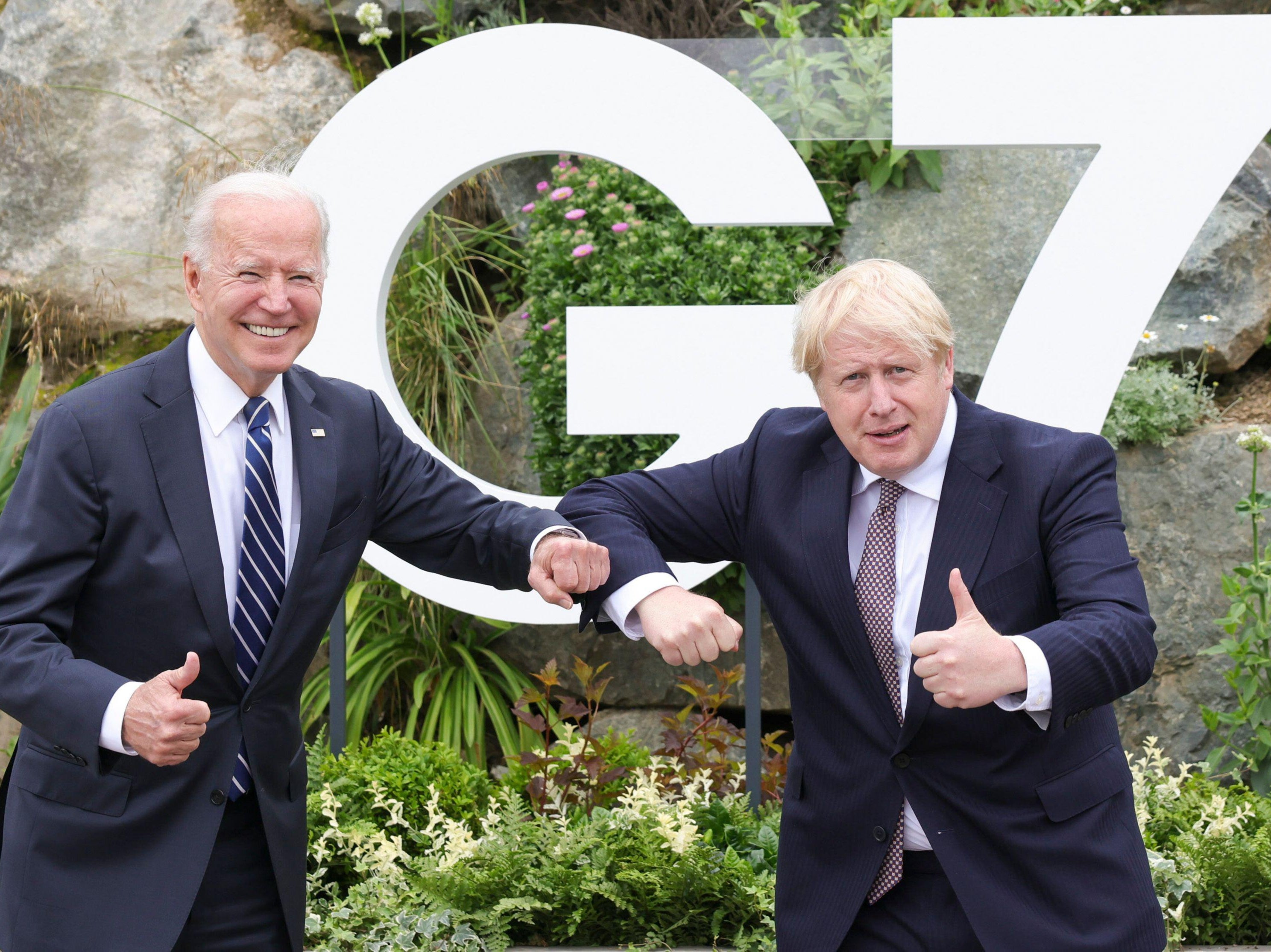 Boris Johnson gifted Joe Biden a ‘free Wikipedia photo’ in return for a ...