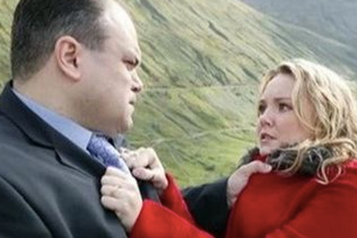 Beloved EastEnders character to return to soap 21 years after death ...