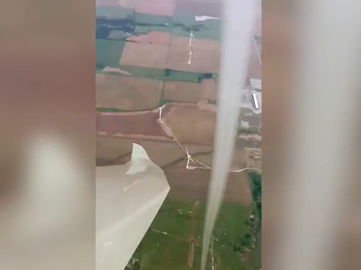 Pilot flies around tornado in unbelievable video | The Independent