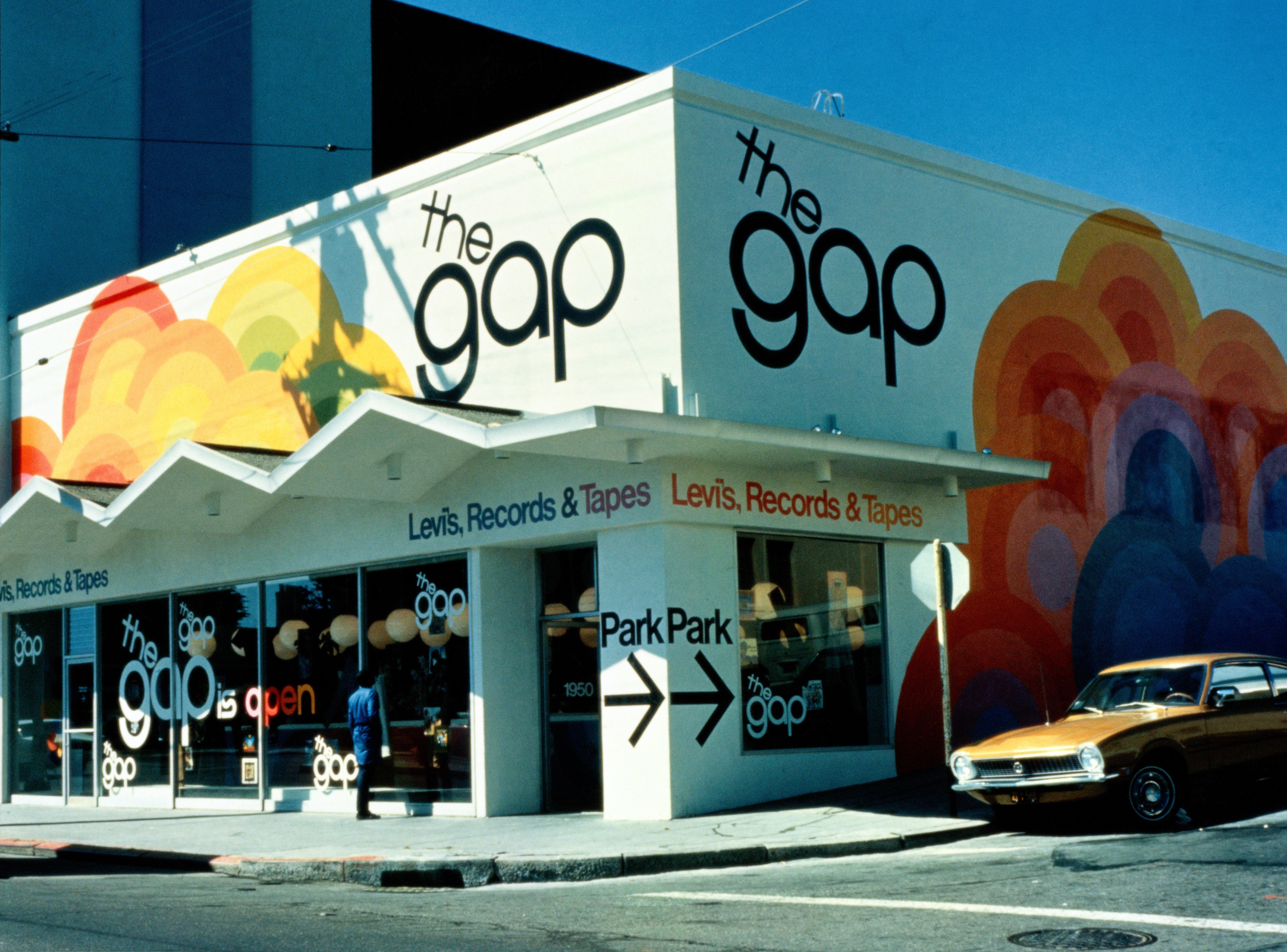 The rise and fall of Gap, staple of 1990s normcore fashion | The ...