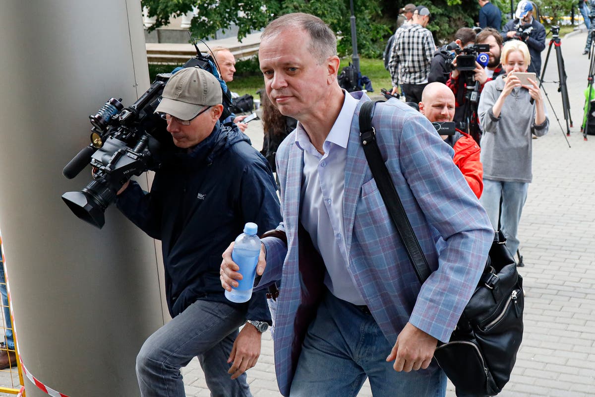 Rights group in Russia shuts down amid government crackdown Alexei ...