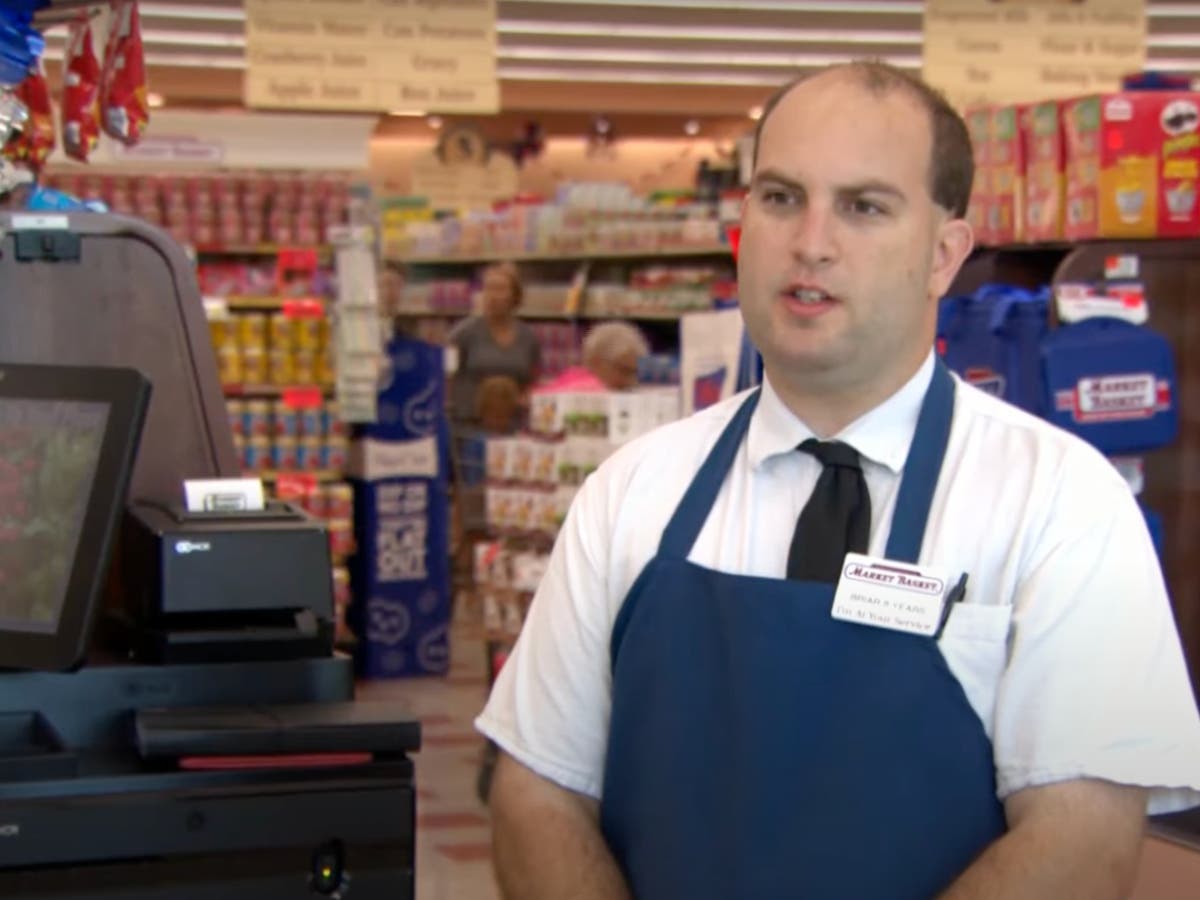 Autistic shop worker buys veteran's shopping in viral act of kindness ...