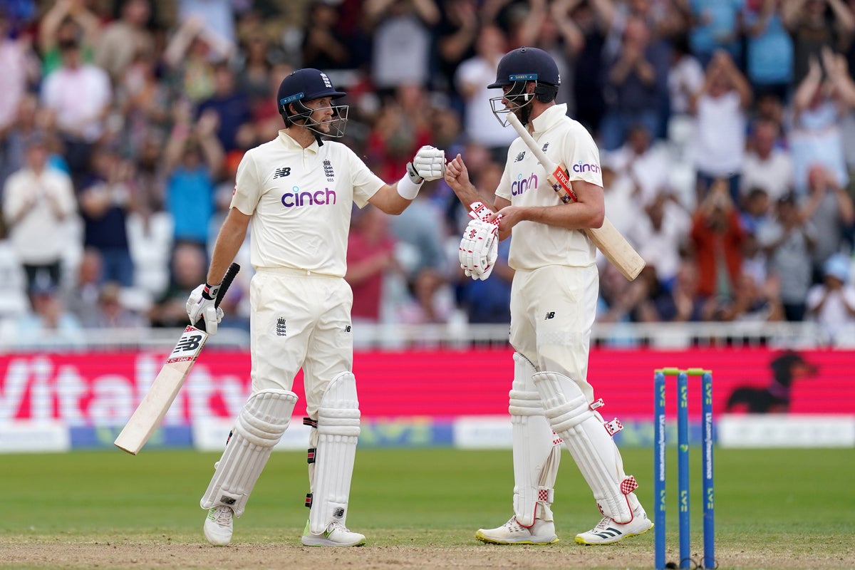 Joe Root and Dom Sibley stand firm as England wipe out India lead | The ...
