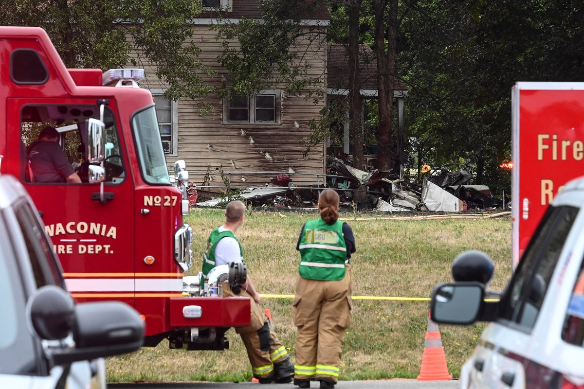Parts apparently fell off plane that crashed in Minnesota Minneapolis ...