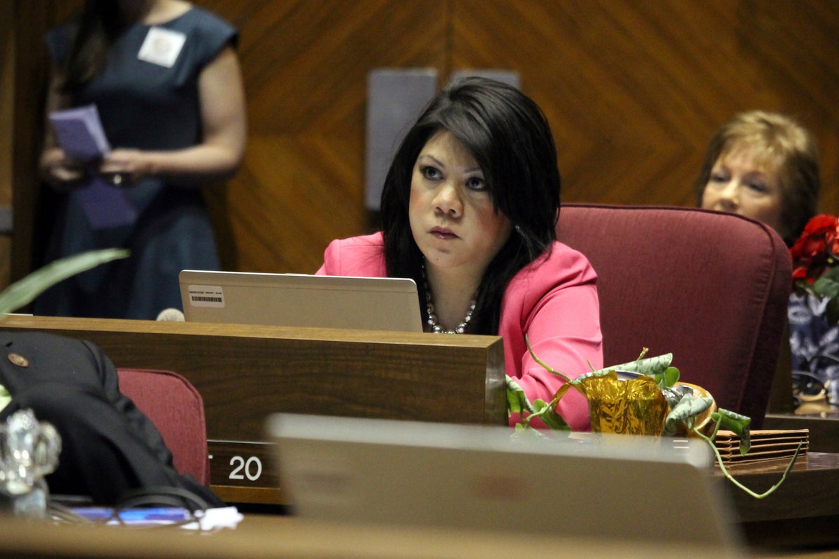 Nine women now serving as governors in US, tying a record | The Independent