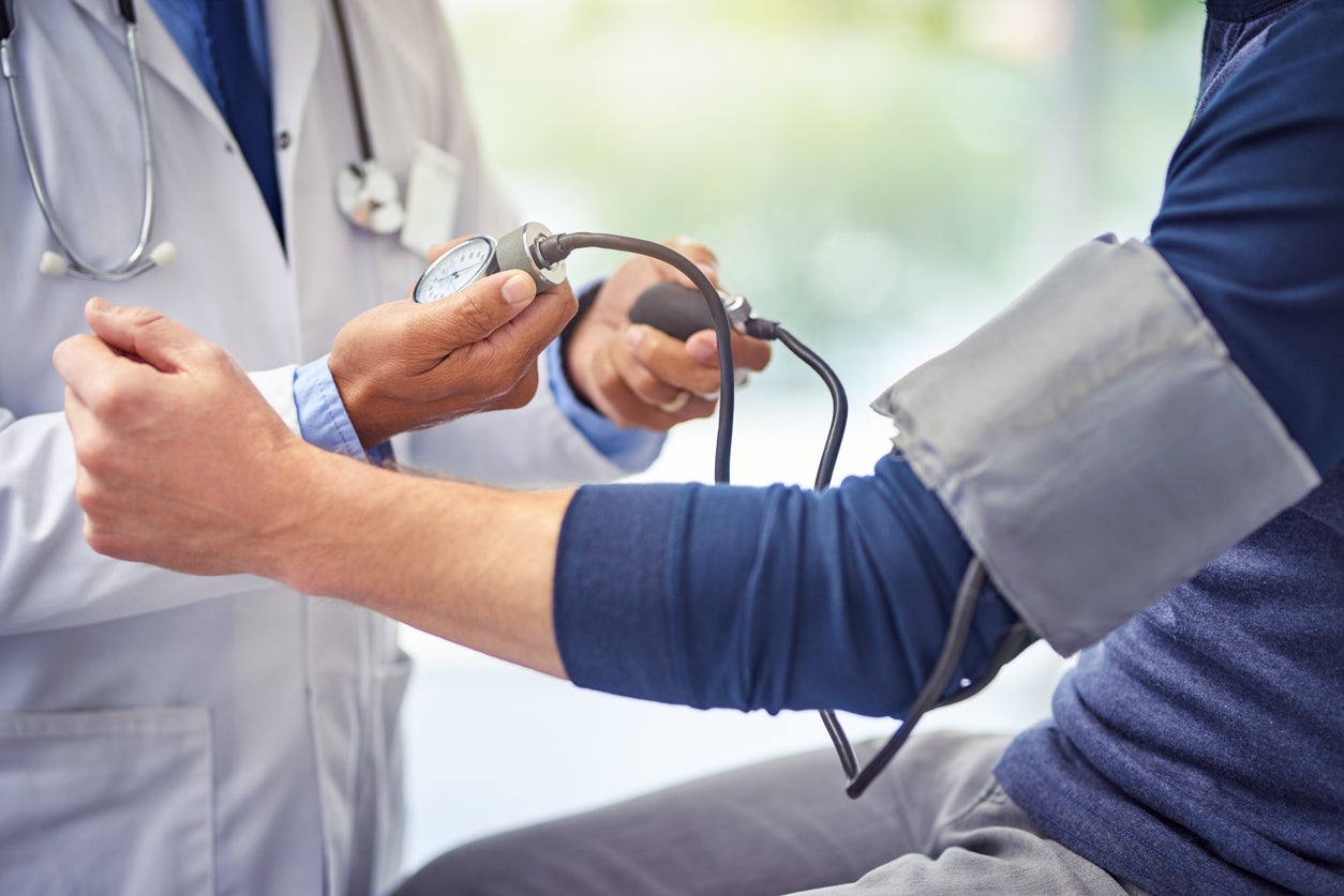 NHS Pharmacies To Offer Blood Pressure Checks To Tackle Heart Problems