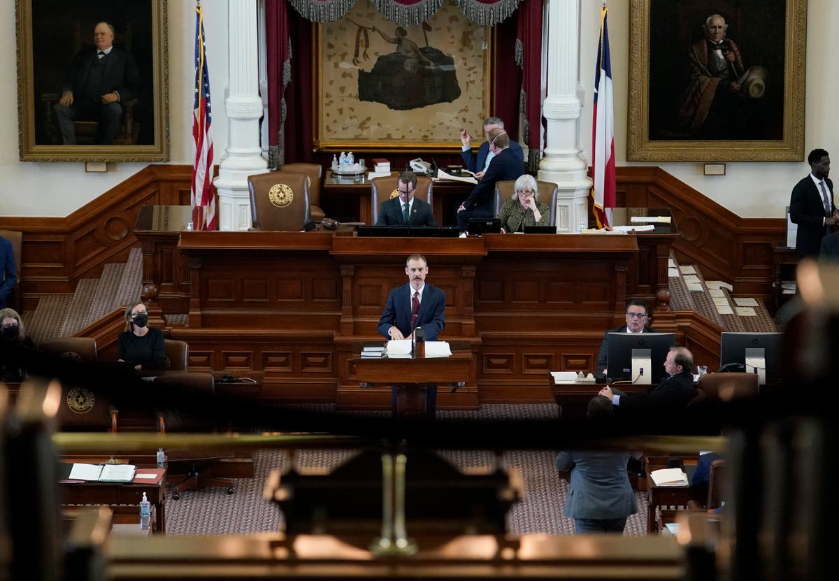 Texas GOP pushes ahead on voting bill with Democrats back | The Independent
