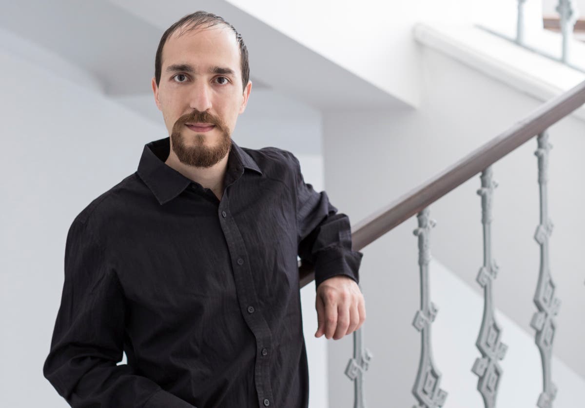 Artista digital Yucef Merhi invita a abrirnos a la compasión ...