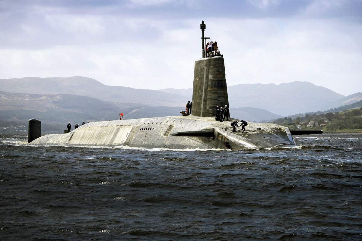 Royal Navy nuclear submarine ‘sinks to dangerous depths after gauge ...