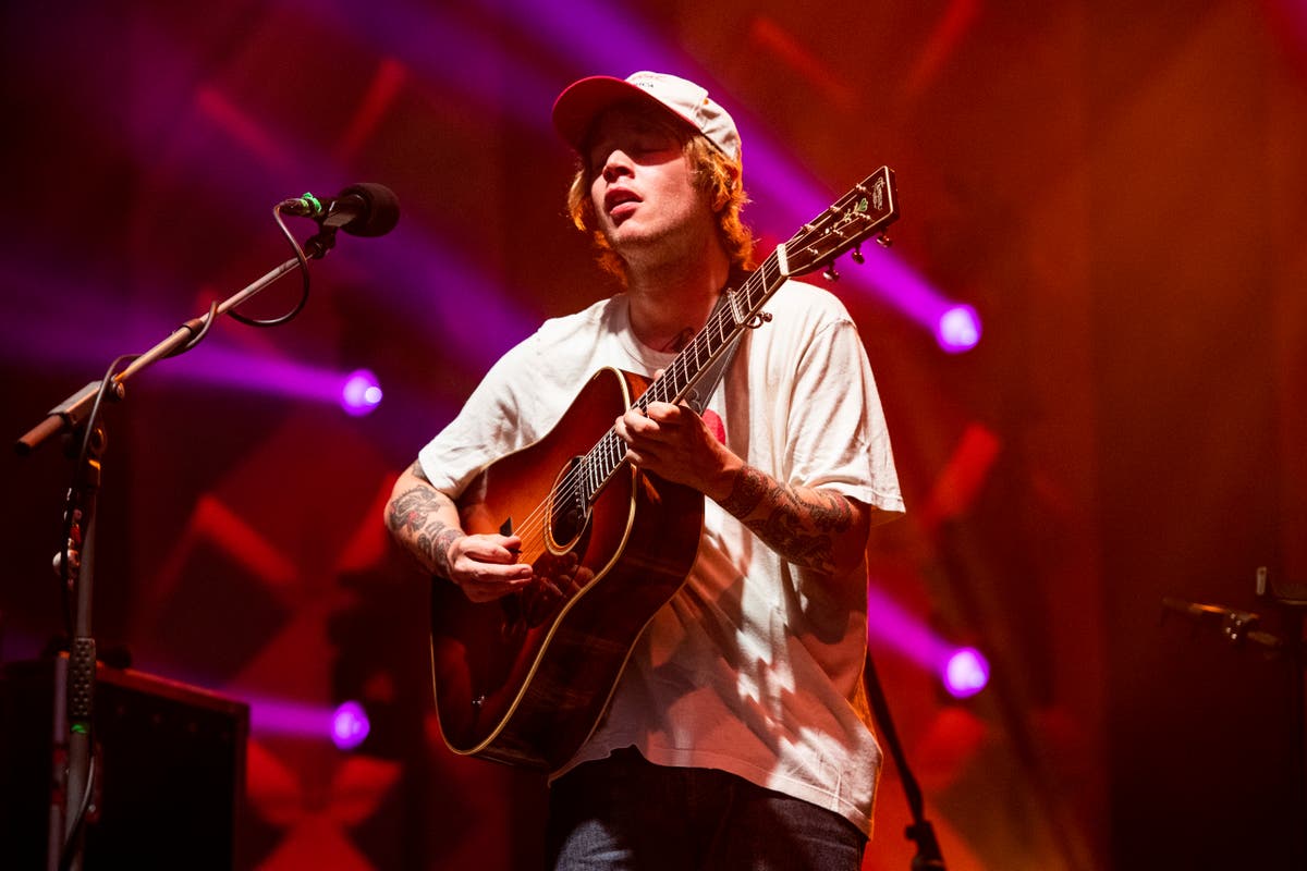 Billy Strings wins bluegrass entertainer of the year award | The ...