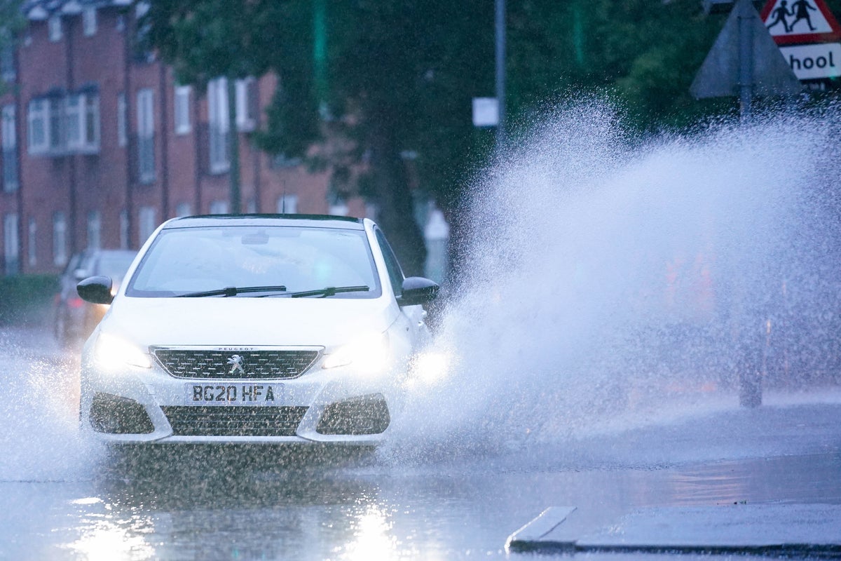 UK weather: Heavy rain set to hit north of England after London flash ...