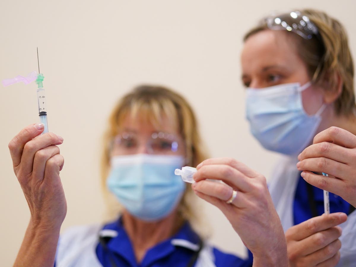 First vaccine dose could alleviate long Covid symptoms, study suggests ...