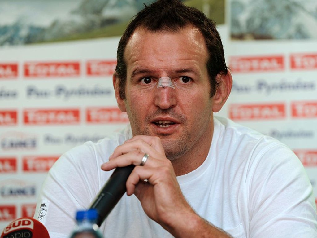 Ex-All Black prop Carl Hayman joins legal action after…